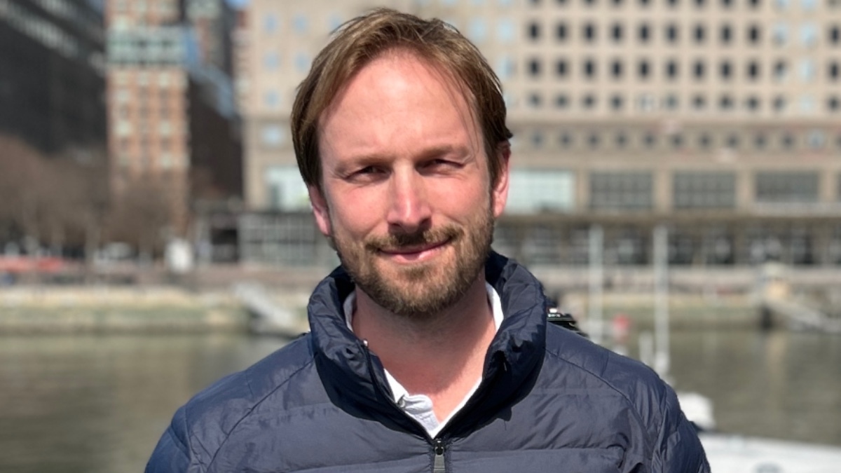 Riviera - News Content Hub - ‘Flying’ in New York Harbor with zero ...