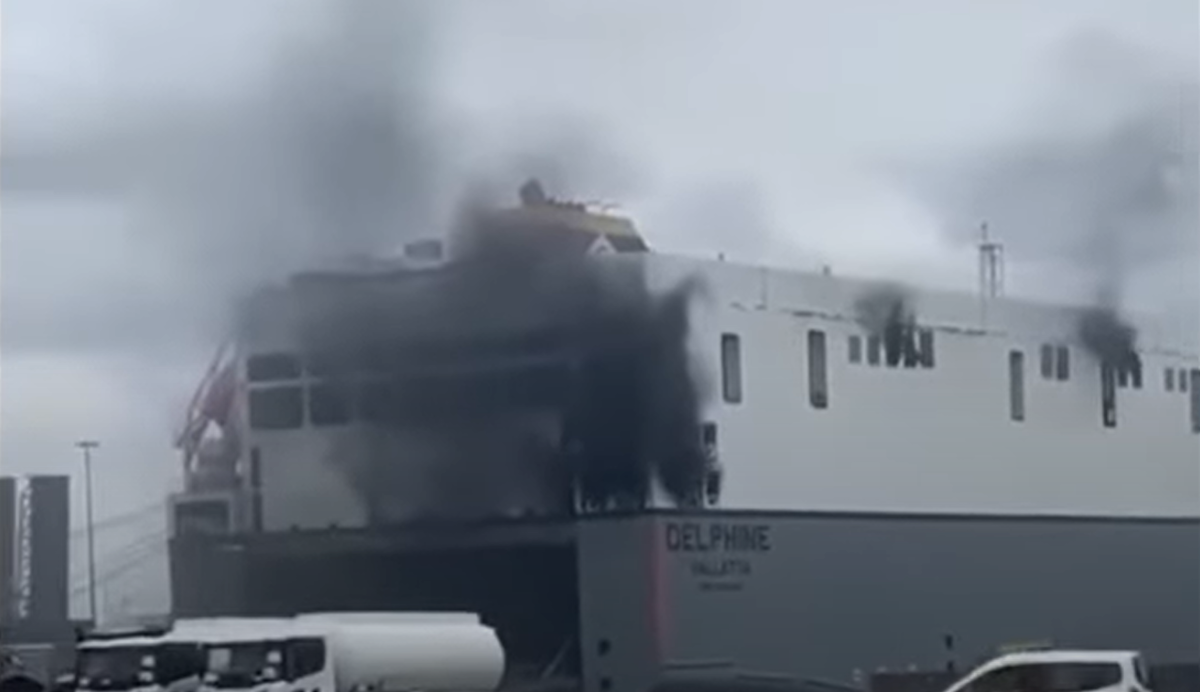Riviera - News Content Hub - Video: fire-hit car carrier in Zeebrugge port reported to have ...