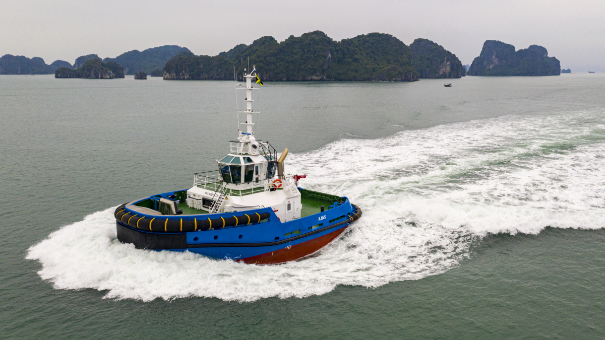 Riviera - News Content Hub - New Zealand port boosts tugboat fleet to ...