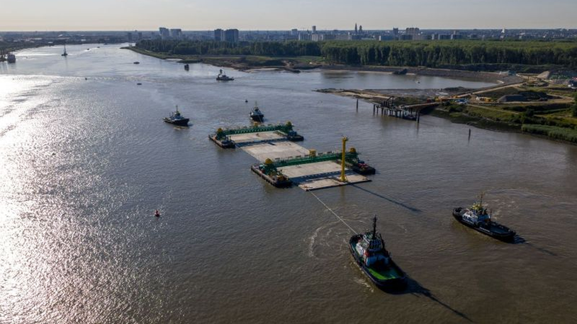 Riviera - News Content Hub - Multraship tugs support Antwerp Scheldt ...
