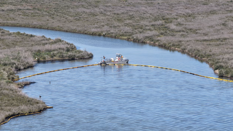 Riviera - News Content Hub - 60 vessels tackle US oil spill causing ...
